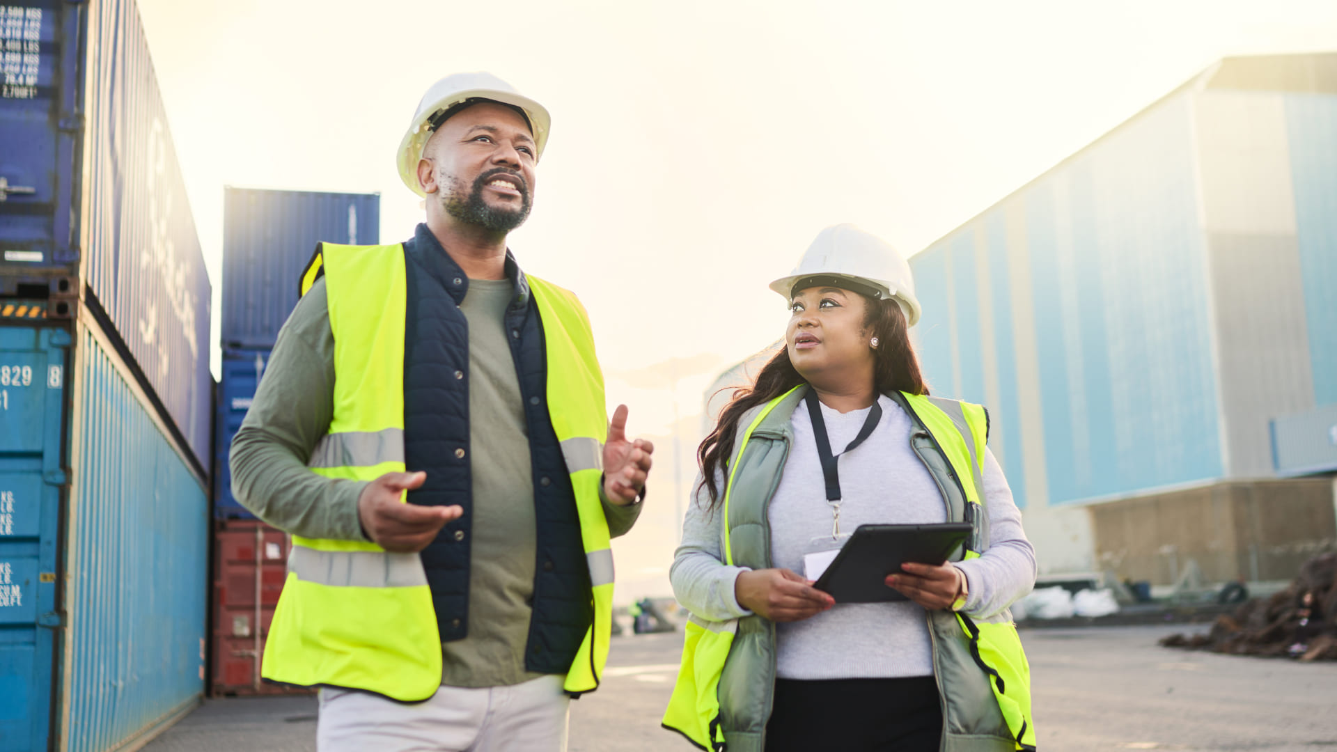 Manajemen Rantai Pasokan: Contoh, Jenis, dan Tahapannya