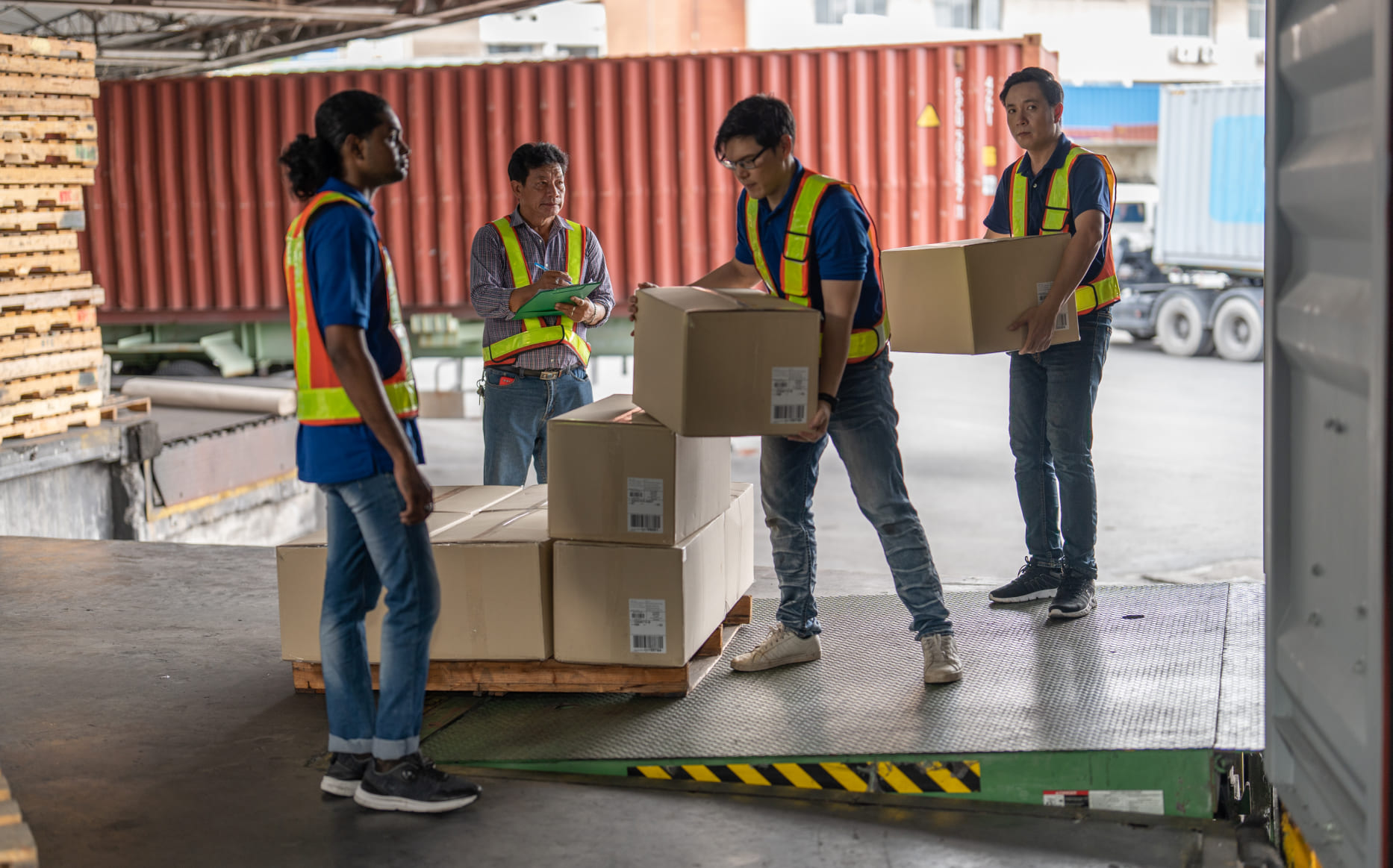 Inbound dan Outbound Logistic: Proses dan Cara Optimalkannya