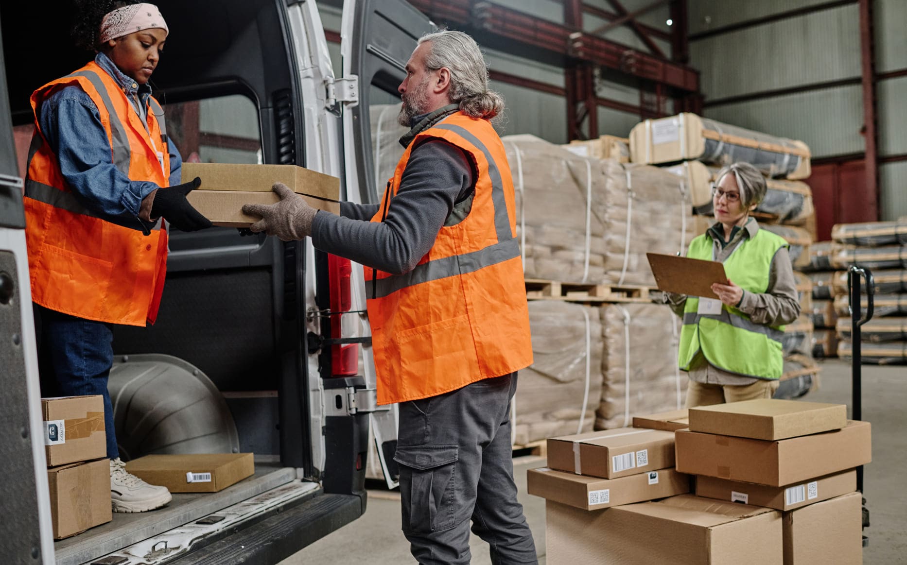 Status Shipping: Definisi dan Contohnya di Logistik