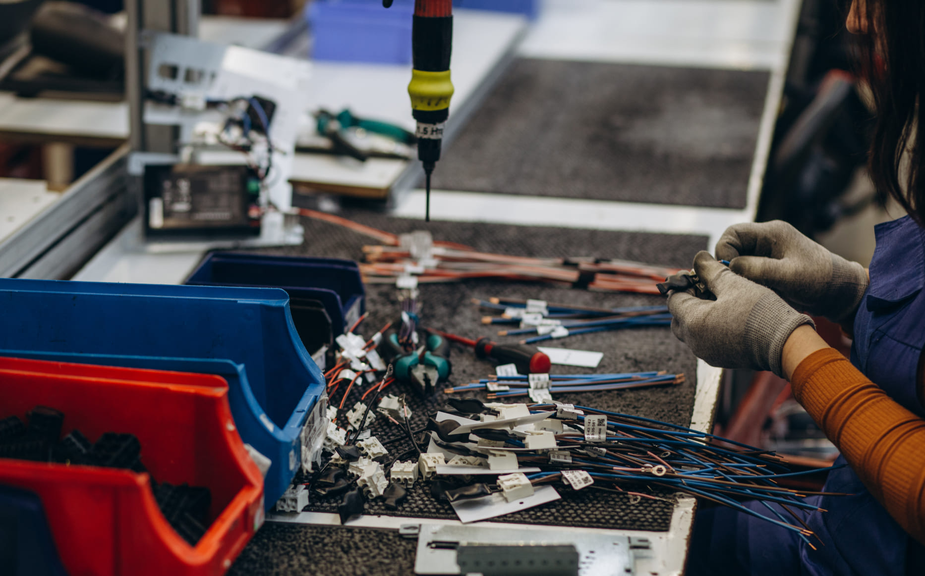 Solusi ERP untuk Optimasi Proses Produksi Assembling