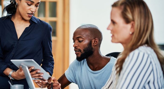 14 HR Tools Unggulan yang Harus Dimiliki Perusahaan