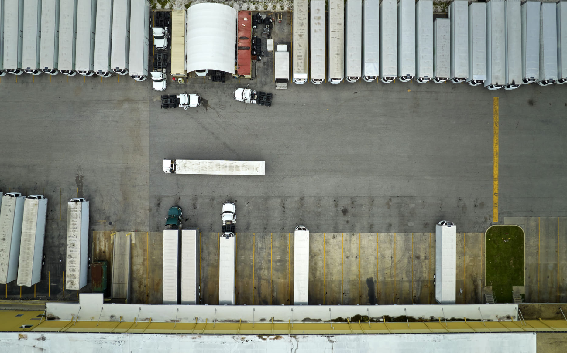 Loading Dock: Pengertian dan Fungsinya dalam Logistik