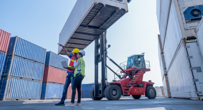 Perbedaan Cargodoring dan Stevedoring, Jenis dan Prosesnya