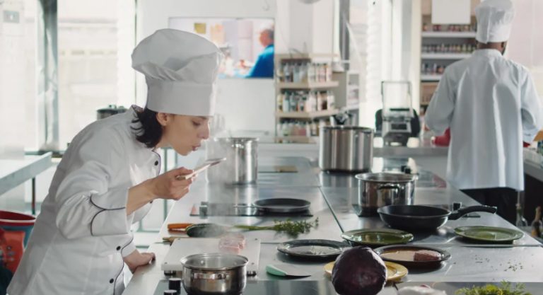 Apa itu Central Kitchen? Definisi, Manfaat, dan Cara Kerjanya
