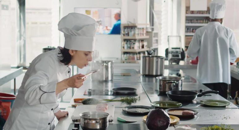 Apa itu Central Kitchen? Definisi, Manfaat, dan Cara Kerjanya