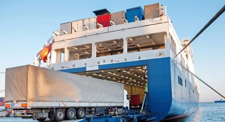 Apa itu Kapal Roll On Roll Off dan Bedanya dengan Ferry?