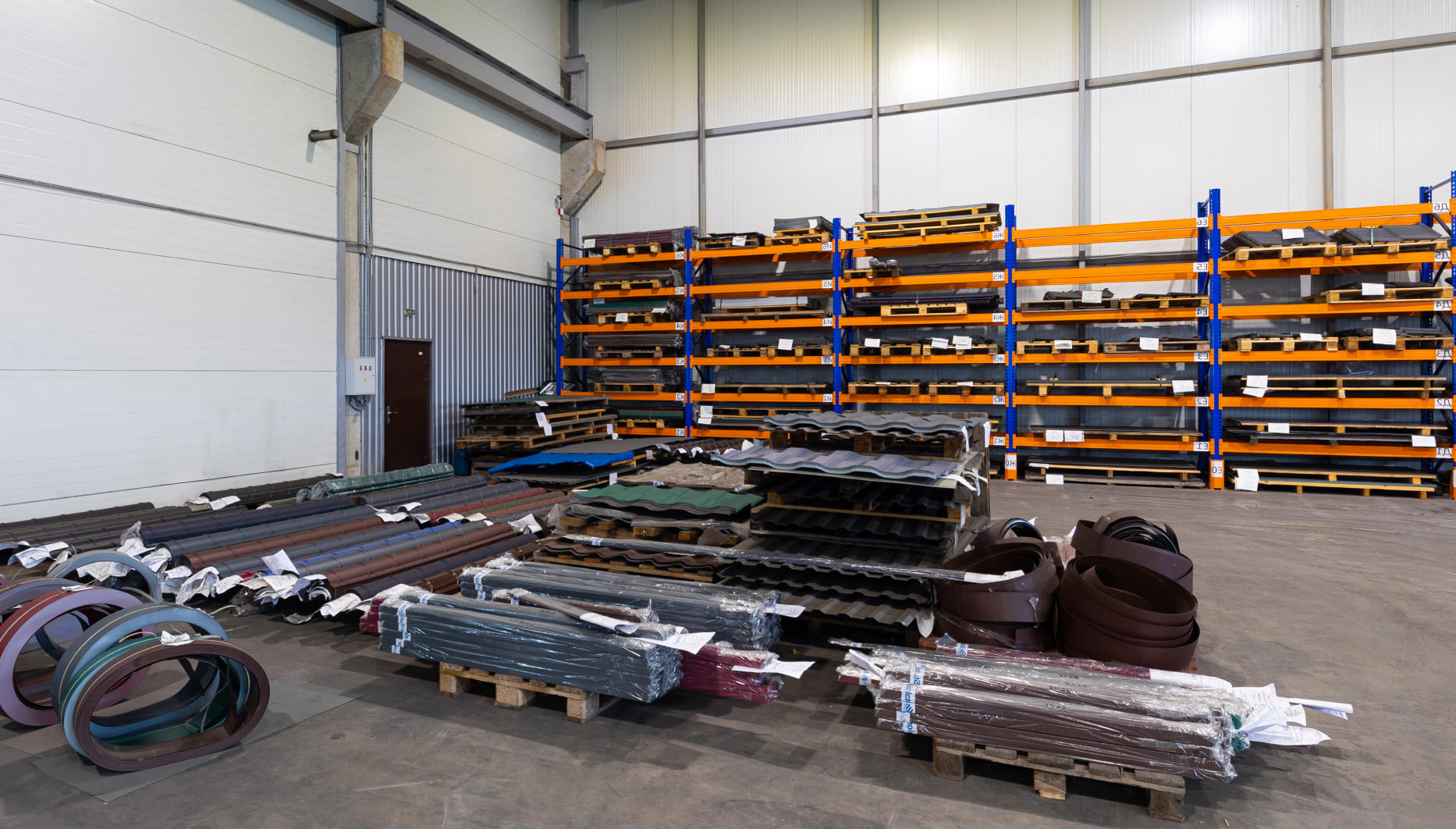 Raw Material Adalah: Jenis dan Perannya di Manufaktur