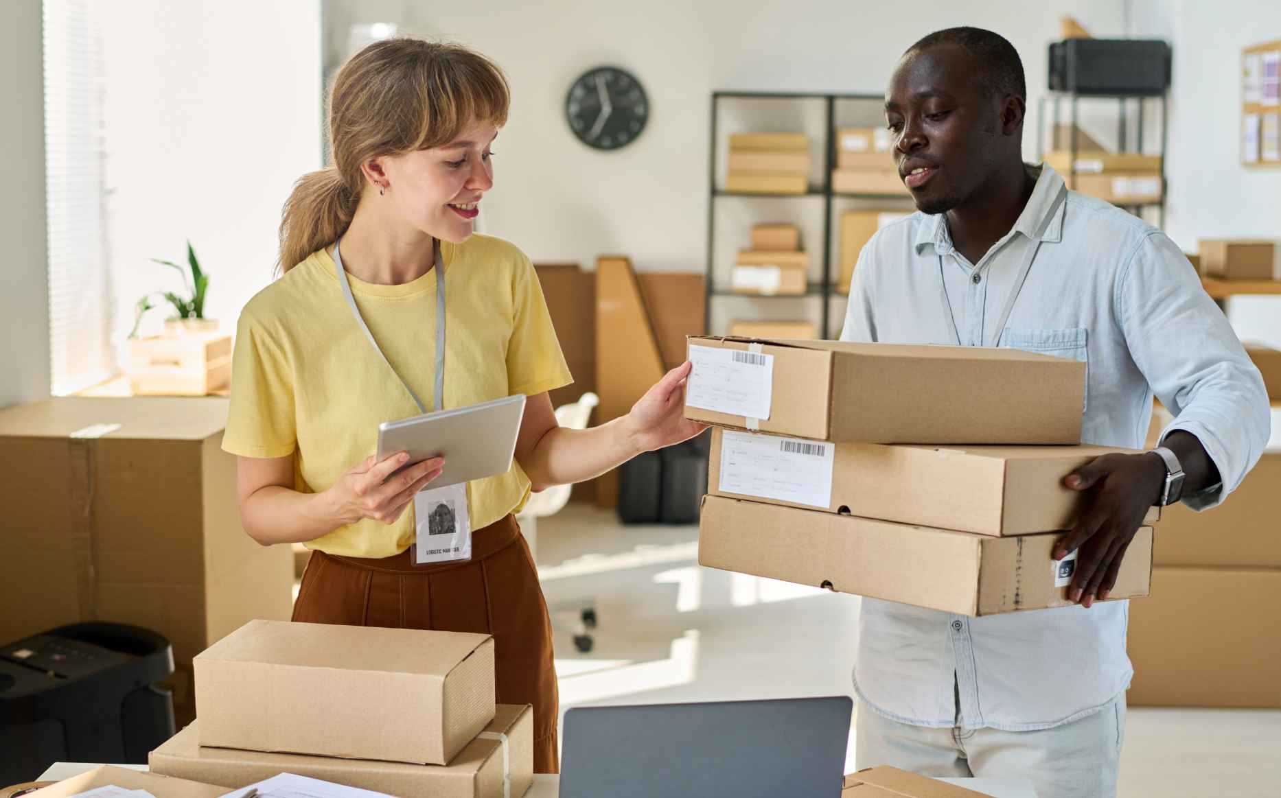 Distribusi Eksklusif Adalah: Arti & Contoh Implementasinya