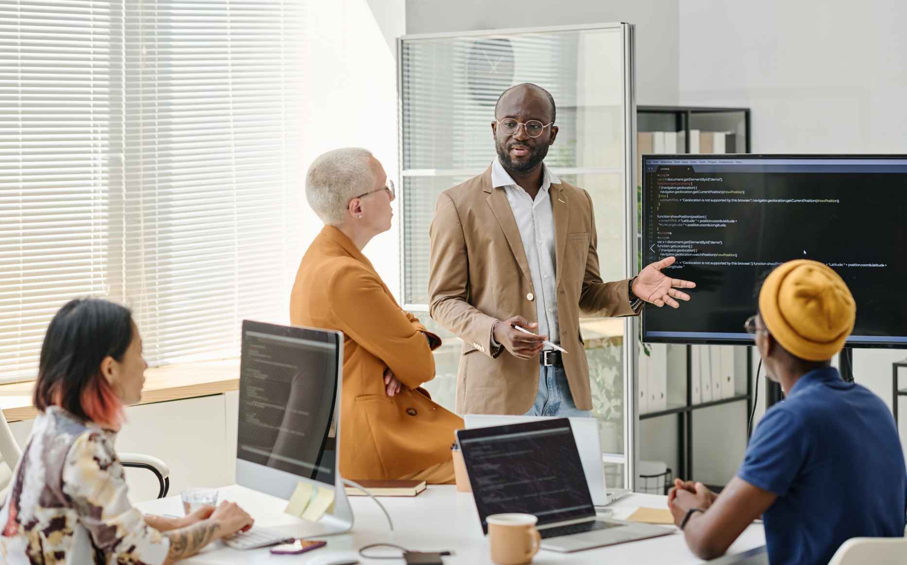 Software Development Adalah: Cari Tahu Arti & Perannya