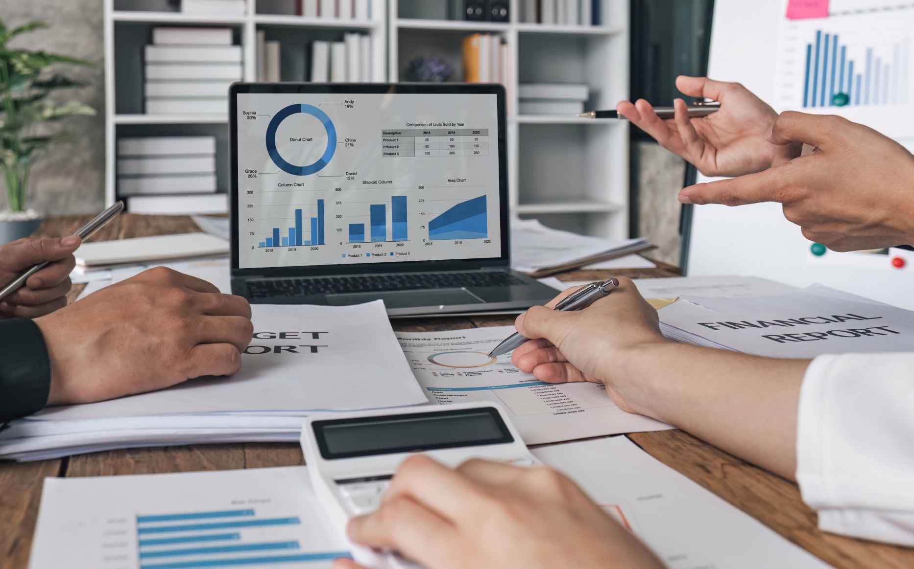 Simak Contoh Sales Report untuk Performa Penjualan Anda